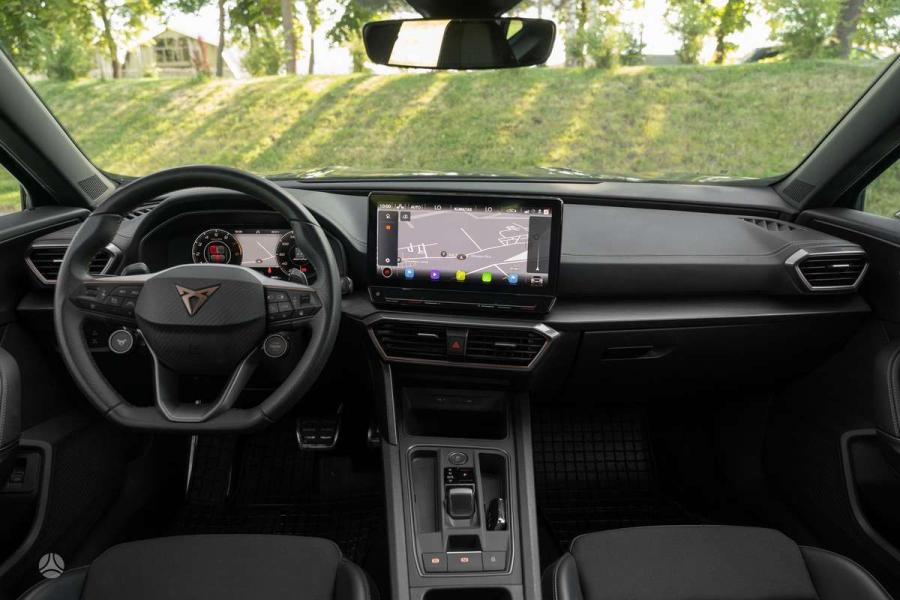 Grey Cupra Formentor 2023 in Vilnius, with an engine capacity of 1.98 L and mileage of 19 thousand km for 29500 €, photo 15 on AUTOMOTO.COM.LV
