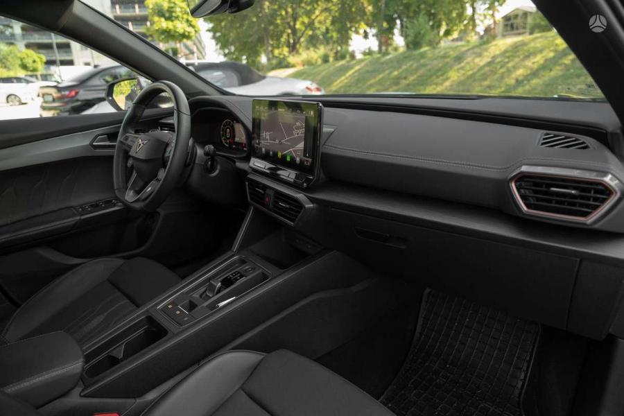 Grey Cupra Formentor 2023 in Vilnius, with an engine capacity of 1.98 L and mileage of 19 thousand km for 29500 €, photo 16 on AUTOMOTO.COM.LV