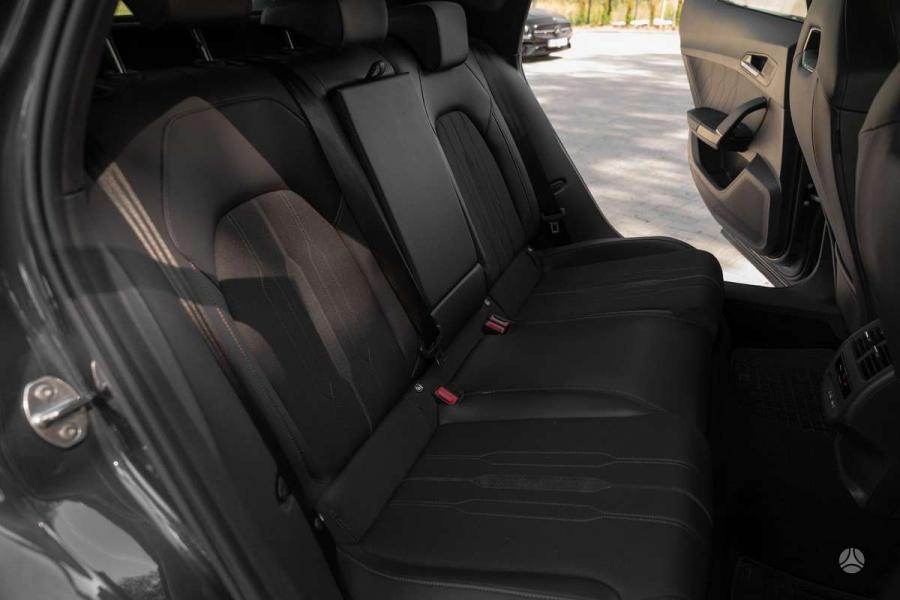 Grey Cupra Formentor 2023 in Vilnius, with an engine capacity of 1.98 L and mileage of 19 thousand km for 29500 €, photo 19 on AUTOMOTO.COM.LV
