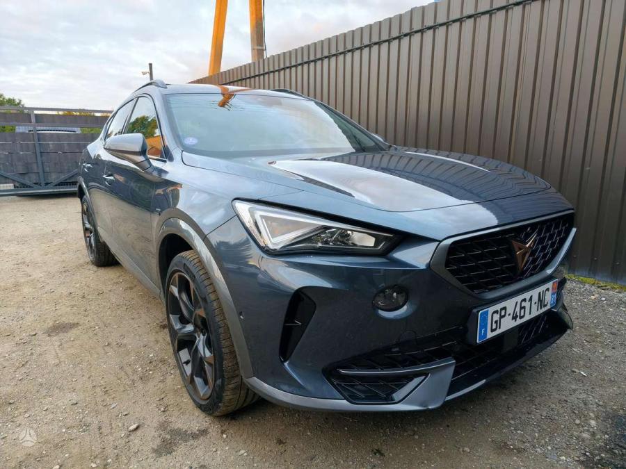 Grey Cupra Formentor 2023 in Kaunas, with an engine capacity of 1.50 L and mileage of 42 thousand km for 16999 €, photo 4 on AUTOMOTO.COM.LV