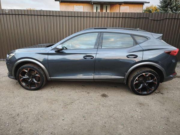 Grey Cupra Formentor 2023 in Kaunas, with an engine capacity of 1.50 L and mileage of 42 thousand km for 16999 €, photo 5 on AUTOMOTO.COM.LV