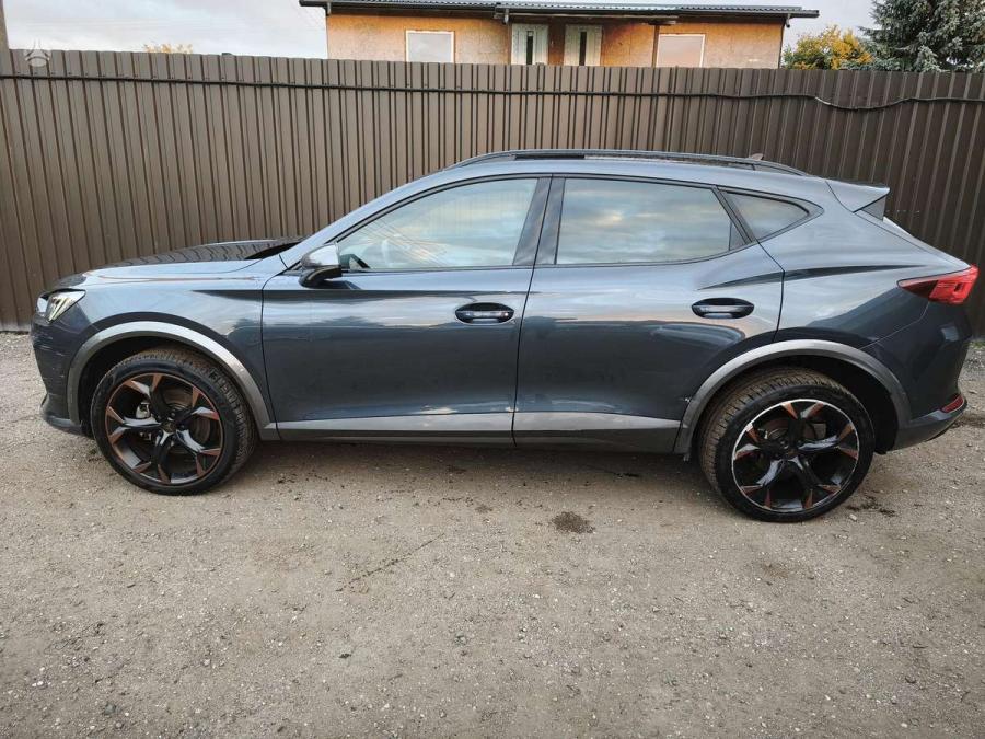 Grey Cupra Formentor 2023 in Kaunas, with an engine capacity of 1.50 L and mileage of 42 thousand km for 16999 €, photo 6 on AUTOMOTO.COM.LV