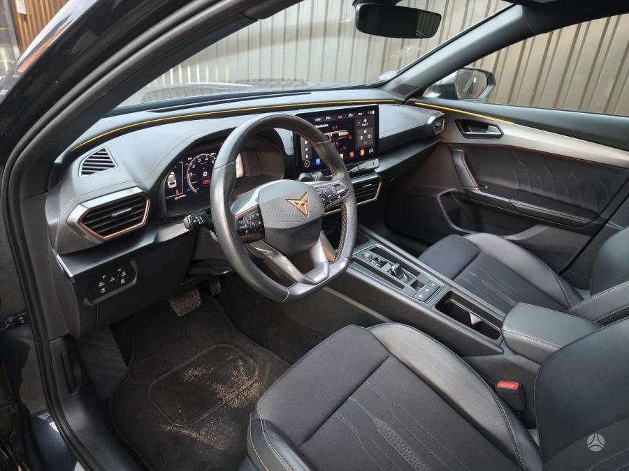 Grey Cupra Formentor 2023 in Kaunas, with an engine capacity of 1.50 L and mileage of 42 thousand km for 16999 €, photo 10 on AUTOMOTO.COM.LV