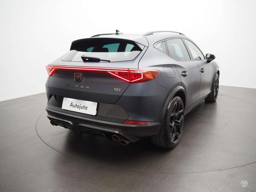 Серый Cupra Formentor 2023 в Вильнюс, объемом двигателя 2.48 л и пробегом 70 тыс. км за 36500 €, фото 5 на AUTOMOTO.COM.LV