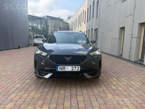 Pelēks Cupra Formentor 2023 Rīga, ar dzinēja tilpumu 1.40 L un nobraukumu 55 tūkst. km par 27990 €, foto 5 vietnē AUTOMOTO.COM.LV