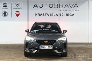 Серый Cupra Formentor 2023 в Рига, объемом двигателя 2.00 л и пробегом 28 тыс. км за 28990 €, фото 3 на AUTOMOTO.COM.LV