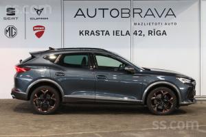 Серый Cupra Formentor 2023 в Рига, объемом двигателя 2.00 л и пробегом 28 тыс. км за 28990 €, фото 6 на AUTOMOTO.COM.LV