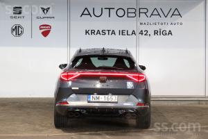 Серый Cupra Formentor 2023 в Рига, объемом двигателя 2.00 л и пробегом 28 тыс. км за 28990 €, фото 8 на AUTOMOTO.COM.LV