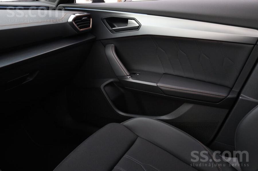 Серый Cupra Formentor 2023 в Рига, объемом двигателя 2.00 л и пробегом 28 тыс. км за 28990 €, фото 24 на AUTOMOTO.COM.LV