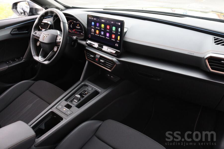 Серый Cupra Formentor 2023 в Рига, объемом двигателя 2.00 л и пробегом 28 тыс. км за 28990 €, фото 30 на AUTOMOTO.COM.LV