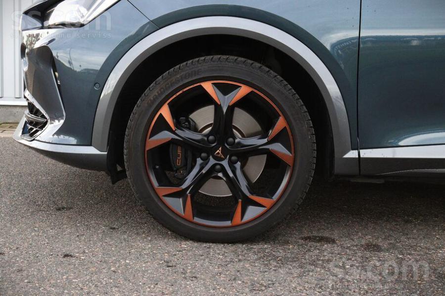 Серый Cupra Formentor 2023 в Рига, объемом двигателя 2.00 л и пробегом 28 тыс. км за 28990 €, фото 35 на AUTOMOTO.COM.LV