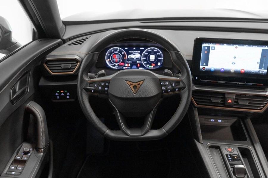 Серый Cupra Formentor 2023 в Вильнюс, объемом двигателя 2.00 л и пробегом 138 тыс. км за 23500 €, фото 12 на AUTOMOTO.COM.LV