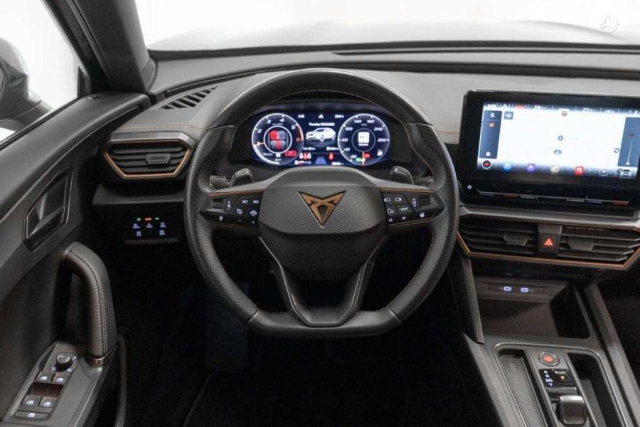 Серый Cupra Formentor 2023 в Вильнюс, объемом двигателя 2.00 л и пробегом 138 тыс. км за 23500 €, фото 12 на AUTOMOTO.COM.LV
