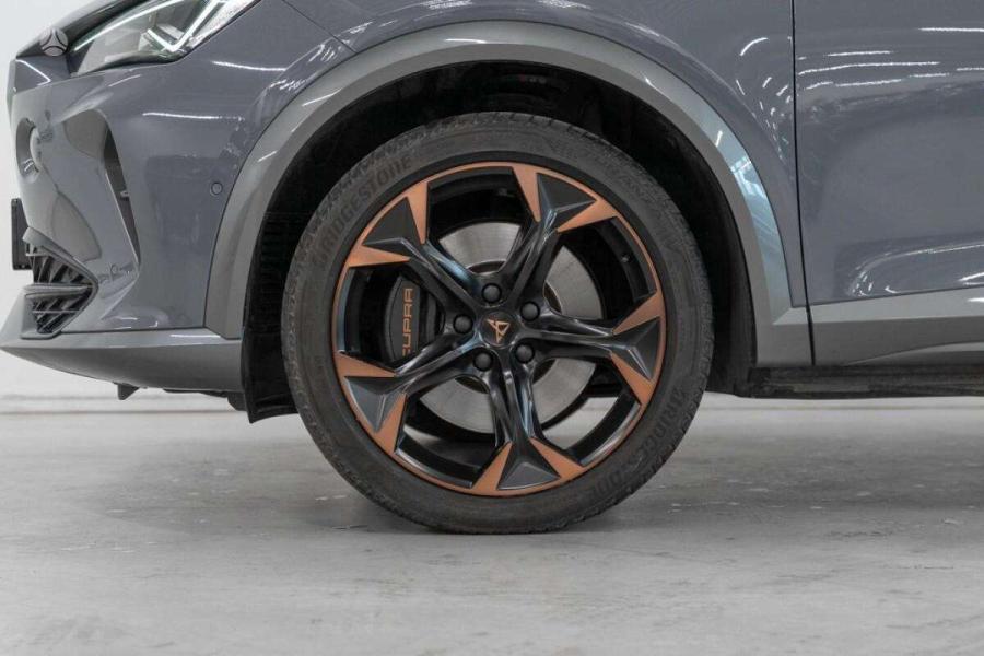 Серый Cupra Formentor 2023 в Вильнюс, объемом двигателя 2.00 л и пробегом 41 тыс. км за 27900 €, фото 25 на AUTOMOTO.COM.LV