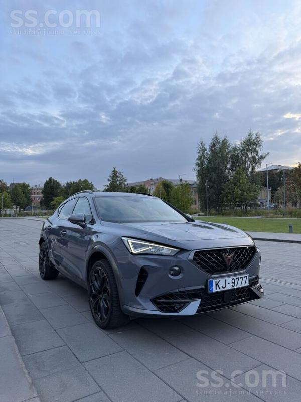 Cupra Formentor 2023 в Рига на AUTOMOTO.COM.LV Серый Cupra Formentor 2023 в Рига, объемом двигателя 2.00 л и пробегом 48 тыс. км за 29900 €, фото 1 на AUTOMOTO.COM.LV