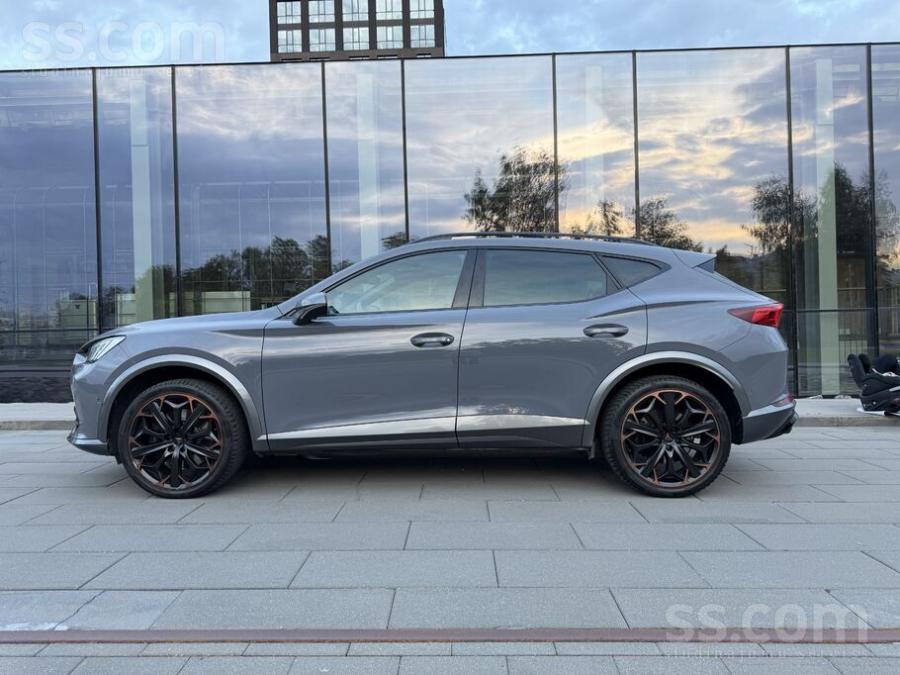 Grey Cupra Formentor 2023 in Riga, with an engine capacity of 2.00 L and mileage of 48 thousand km for 29900 €, photo 8 on AUTOMOTO.COM.LV