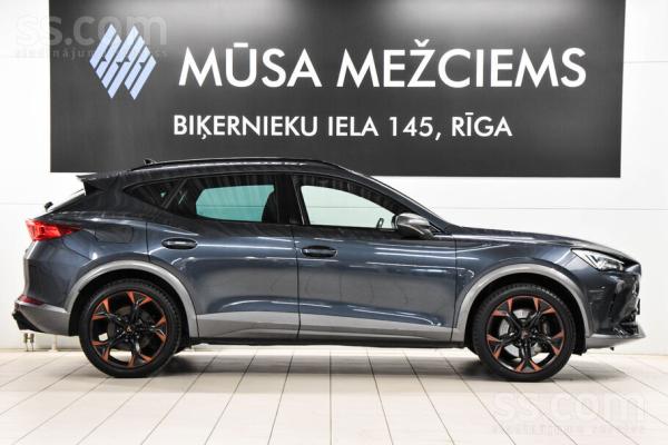 Pelēks Cupra Formentor 2023 Rīga, ar dzinēja tilpumu 2.00 L un nobraukumu 90 tūkst. km par 24790 €, foto 5 vietnē AUTOMOTO.COM.LV