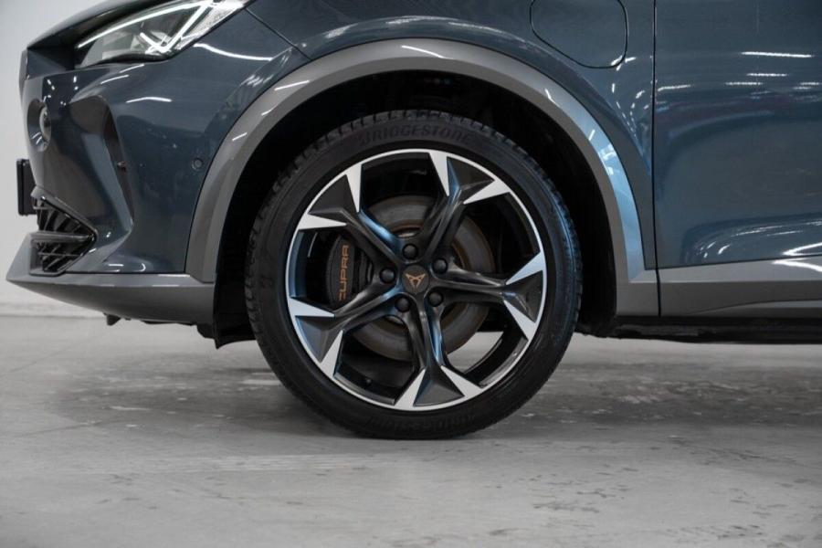 Pelēks Cupra Formentor 2023 Viļņa, ar dzinēja tilpumu 1.40 L un nobraukumu 134 tūkst. km par 25500 €, foto 24 vietnē AUTOMOTO.COM.LV