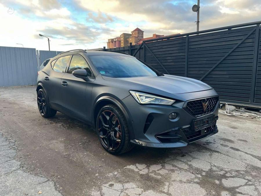 Серый Cupra Formentor 2023 в Каунас, объемом двигателя 2.48 л и пробегом 44 тыс. км за 19900 €, фото 1 на AUTOMOTO.COM.LV