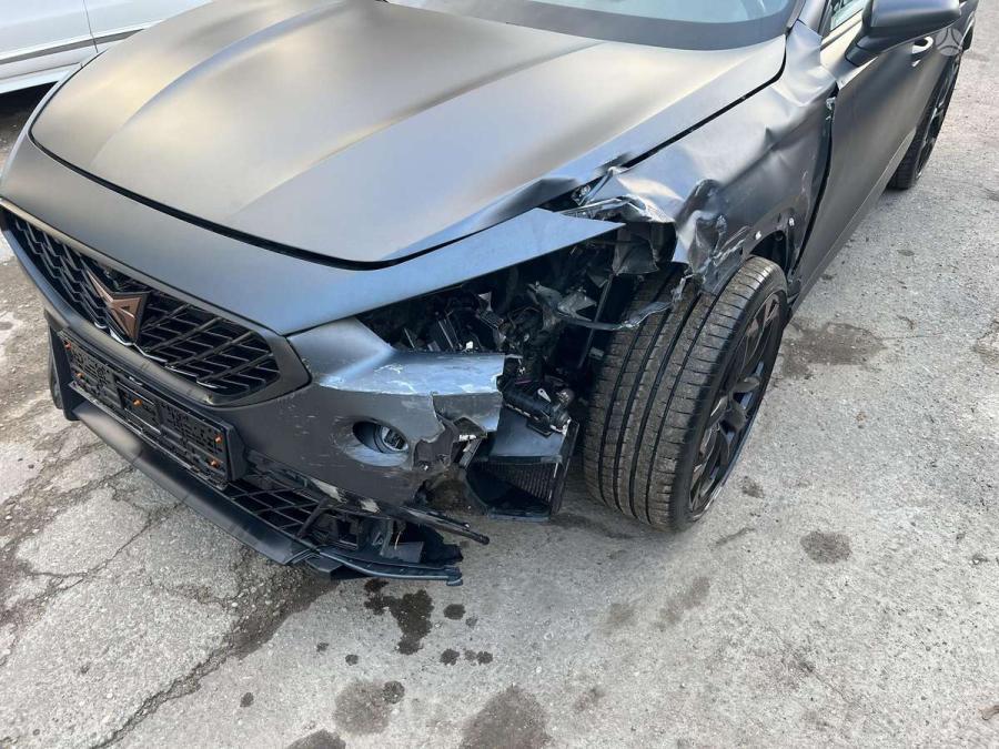 Серый Cupra Formentor 2023 в Каунас, объемом двигателя 2.48 л и пробегом 44 тыс. км за 19900 €, фото 6 на AUTOMOTO.COM.LV