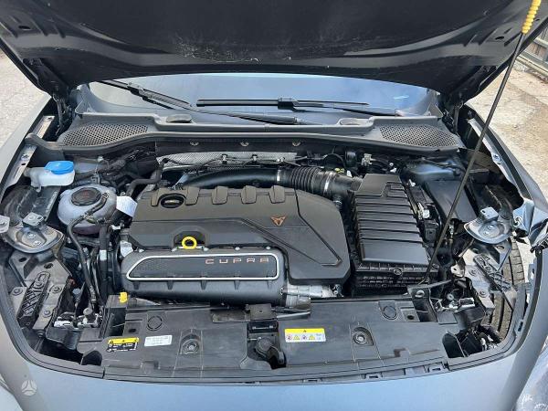 Cupra Formentor 2023 in Kaunas on AUTOMOTO.COM.LV Grey Cupra Formentor 2023 in Kaunas, with an engine capacity of 2.48 L and mileage of 44 thousand km for 19900 €, photo 11 on AUTOMOTO.COM.LV
