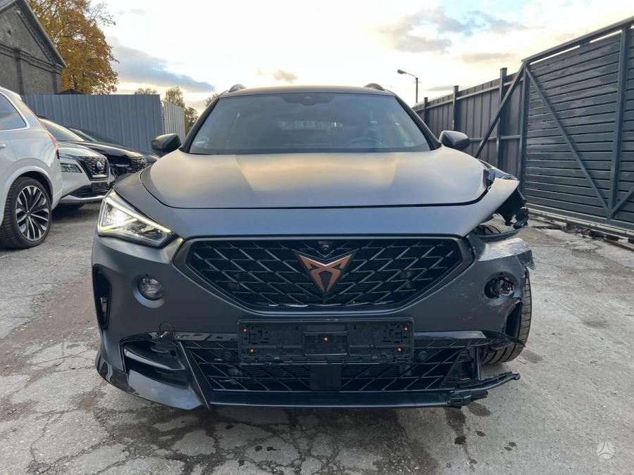 Серый Cupra Formentor 2023 в Каунас, объемом двигателя 2.48 л и пробегом 44 тыс. км за 19900 €, фото 15 на AUTOMOTO.COM.LV