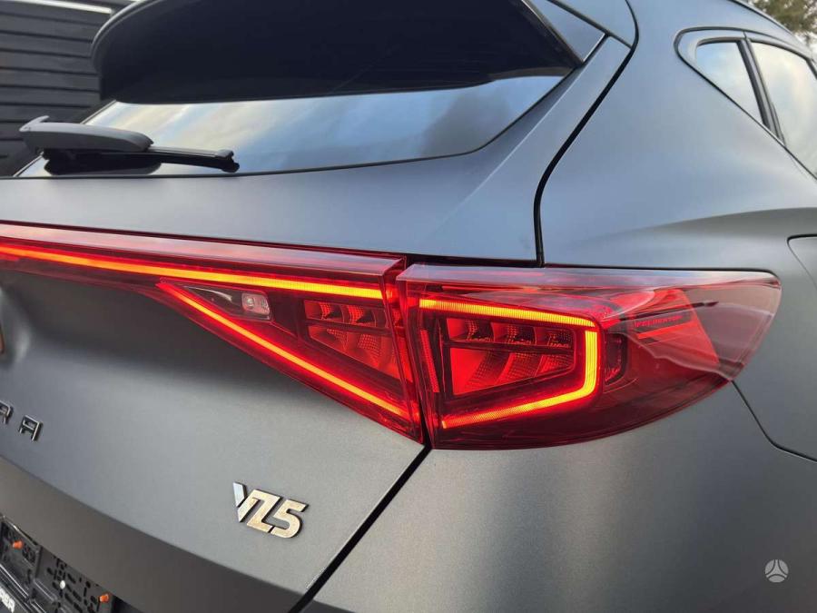 Серый Cupra Formentor 2023 в Каунас, объемом двигателя 2.48 л и пробегом 44 тыс. км за 19900 €, фото 18 на AUTOMOTO.COM.LV