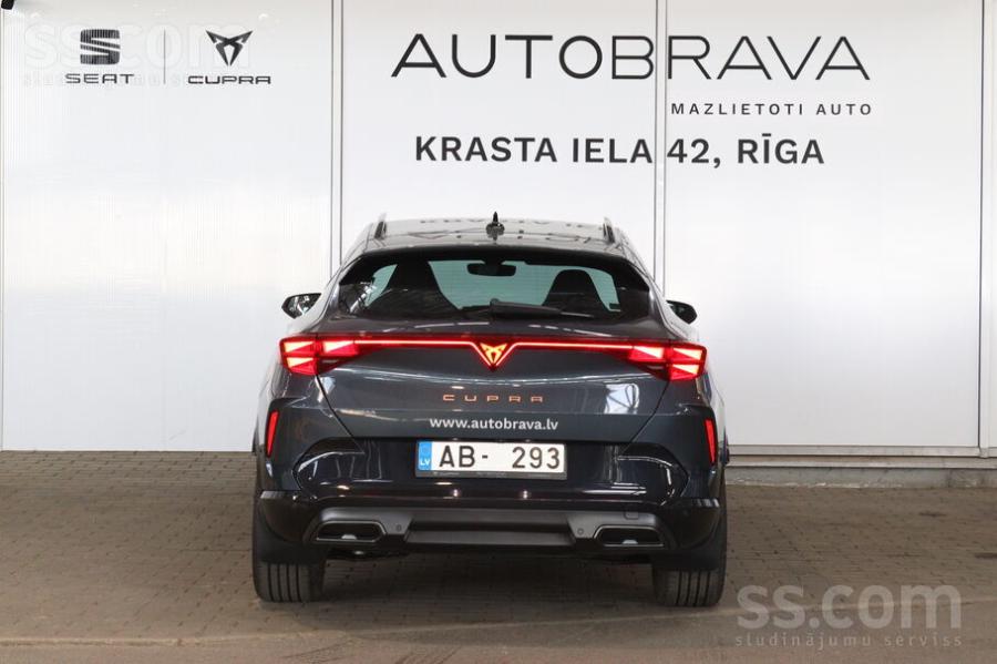 Pelēks Cupra Formentor 2024 Rīga, ar dzinēja tilpumu 1.50 L un nobraukumu 11 tūkst. km par 29990 €, foto 7 vietnē AUTOMOTO.COM.LV
