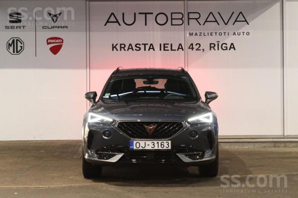 Серый Cupra Formentor 2024 в Рига, объемом двигателя 1.50 л и пробегом 19 тыс. км за 26490 €, фото 2 на AUTOMOTO.COM.LV