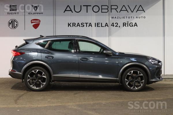 Серый Cupra Formentor 2024 в Рига, объемом двигателя 1.50 л и пробегом 19 тыс. км за 26490 €, фото 5 на AUTOMOTO.COM.LV