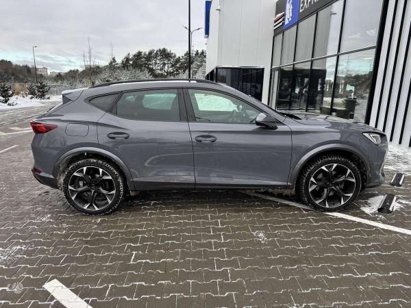 Pelēks Cupra Formentor 2024 Viļņa, ar dzinēja tilpumu 1.50 L un nobraukumu 50 tūkst. km par 27500 €, foto 4 vietnē AUTOMOTO.COM.LV