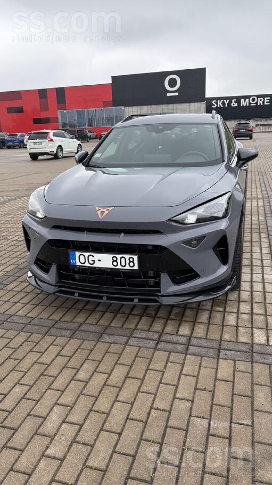 Серый Cupra Formentor 2024 в Рига, объемом двигателя 2.00 л и пробегом 20 тыс. км за 35000 €, фото 1 на AUTOMOTO.COM.LV