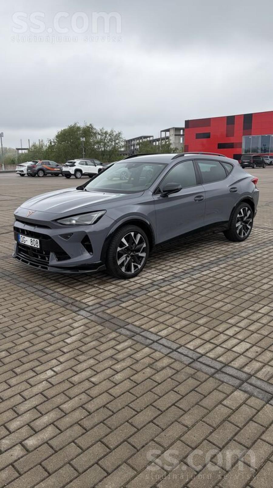 Серый Cupra Formentor 2024 в Рига, объемом двигателя 2.00 л и пробегом 20 тыс. км за 35000 €, фото 3 на AUTOMOTO.COM.LV
