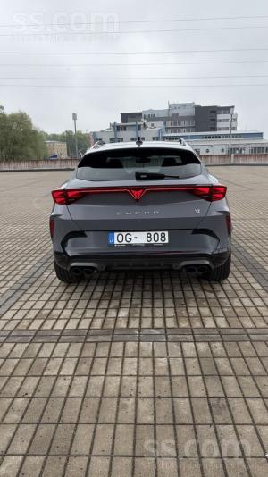 Серый Cupra Formentor 2024 в Рига, объемом двигателя 2.00 л и пробегом 20 тыс. км за 35000 €, фото 5 на AUTOMOTO.COM.LV
