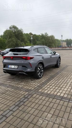 Серый Cupra Formentor 2024 в Рига, объемом двигателя 2.00 л и пробегом 20 тыс. км за 35000 €, фото 6 на AUTOMOTO.COM.LV