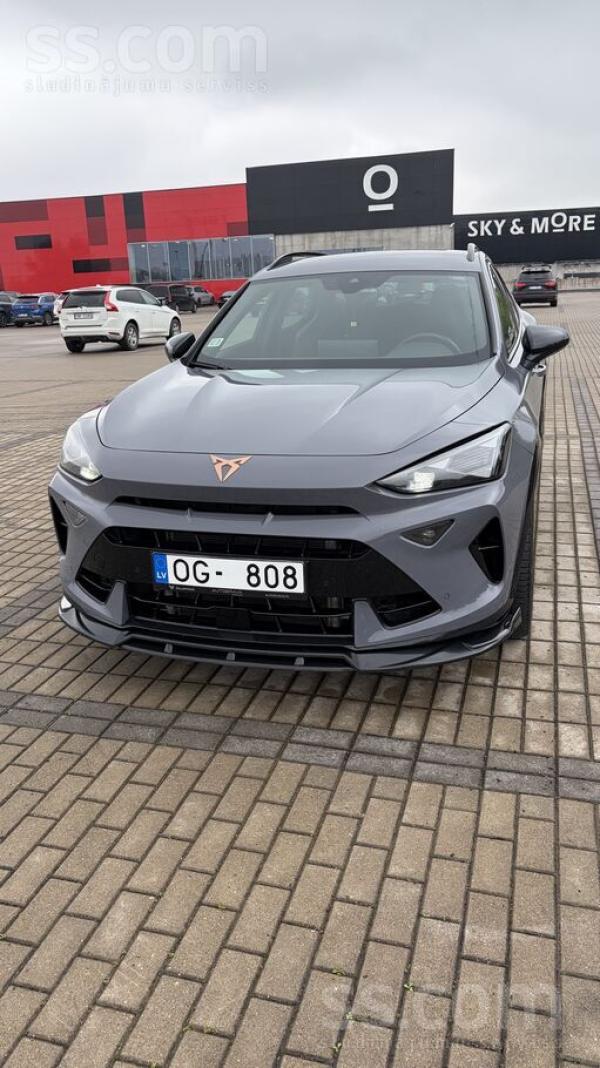 Серый Cupra Formentor 2024 в Рига, объемом двигателя 2.00 л и пробегом 20 тыс. км за 35000 €, фото 1 на AUTOMOTO.COM.LV