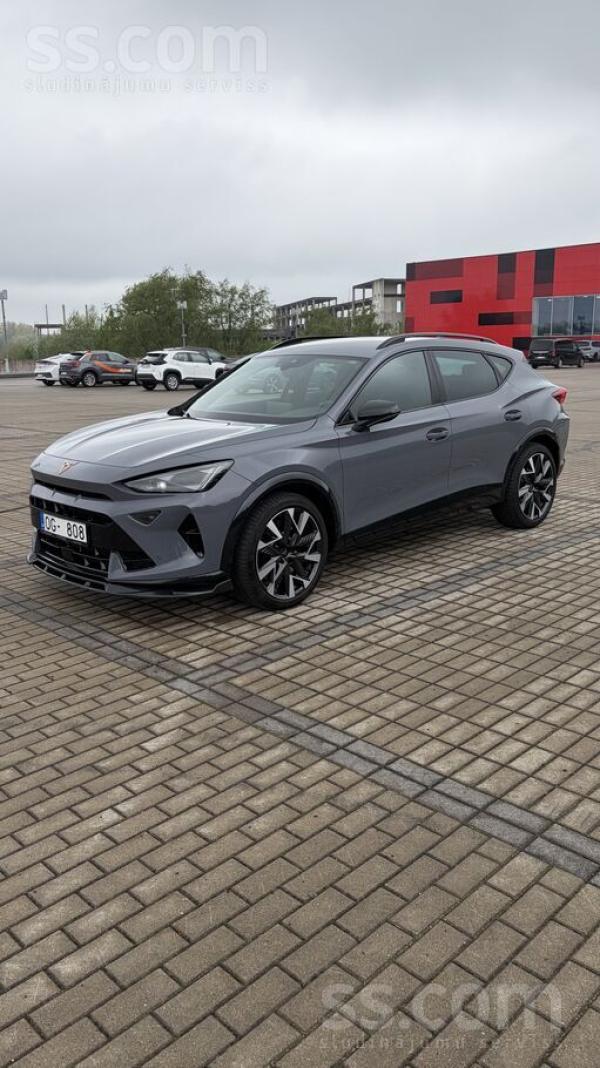 Серый Cupra Formentor 2024 в Рига, объемом двигателя 2.00 л и пробегом 20 тыс. км за 35000 €, фото 2 на AUTOMOTO.COM.LV