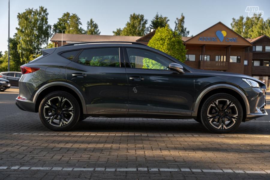 Pelēks Cupra Formentor 2024 Viļņa, ar dzinēja tilpumu 1.50 L un nobraukumu 37 tūkst. km par 24300 €, foto 37 vietnē AUTOMOTO.COM.LV