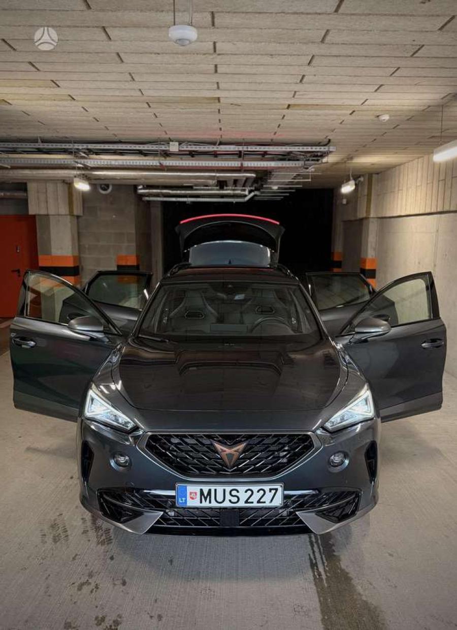Pelēks Cupra Formentor 2024 Viļņa, ar dzinēja tilpumu 1.98 L un nobraukumu 40 tūkst. km par 29500 €, foto 1 vietnē AUTOMOTO.COM.LV