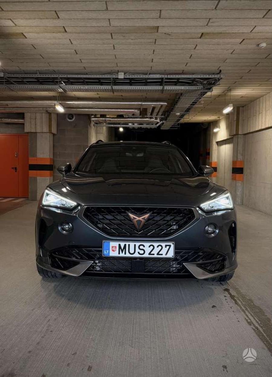 Pelēks Cupra Formentor 2024 Viļņa, ar dzinēja tilpumu 1.98 L un nobraukumu 40 tūkst. km par 29500 €, foto 4 vietnē AUTOMOTO.COM.LV