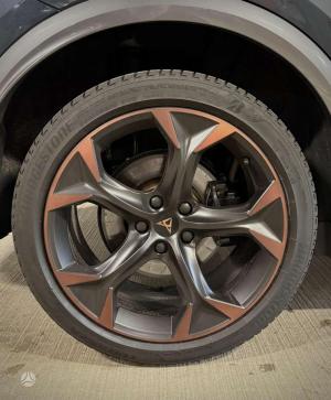 Pelēks Cupra Formentor 2024 Viļņa, ar dzinēja tilpumu 1.98 L un nobraukumu 40 tūkst. km par 29500 €, foto 18 vietnē AUTOMOTO.COM.LV