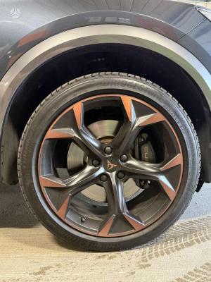Pelēks Cupra Formentor 2024 Viļņa, ar dzinēja tilpumu 1.98 L un nobraukumu 40 tūkst. km par 29500 €, foto 19 vietnē AUTOMOTO.COM.LV