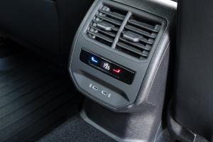 Серый Cupra Formentor 2024 в Рига, объемом двигателя 1.50 л и пробегом 43 тыс. км за 24650 €, фото 8 на AUTOMOTO.COM.LV