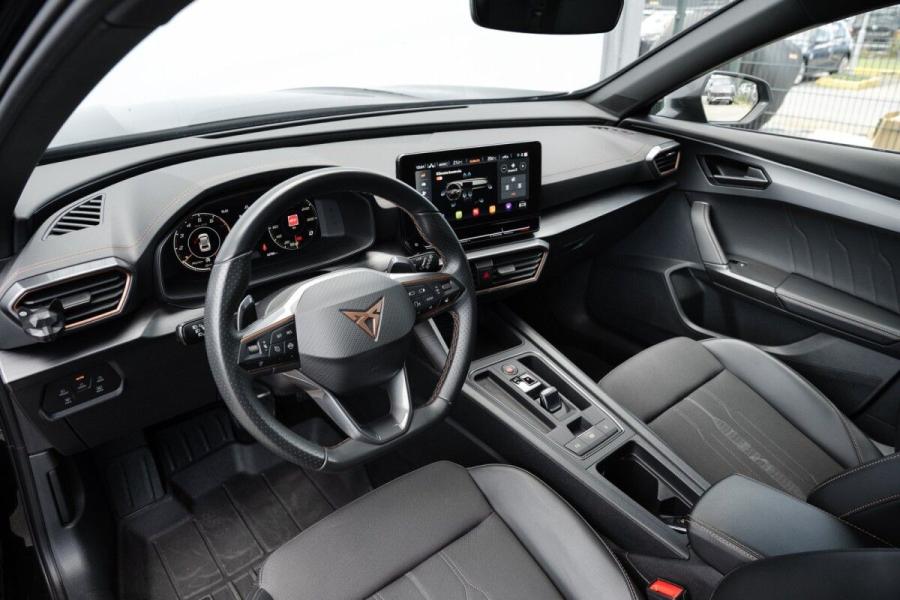 Серый Cupra Formentor 2024 в Рига, объемом двигателя 1.50 л и пробегом 43 тыс. км за 24650 €, фото 23 на AUTOMOTO.COM.LV