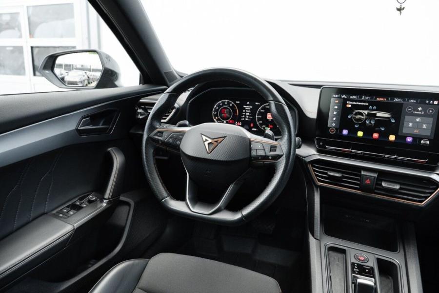 Серый Cupra Formentor 2024 в Рига, объемом двигателя 1.50 л и пробегом 43 тыс. км за 24650 €, фото 25 на AUTOMOTO.COM.LV