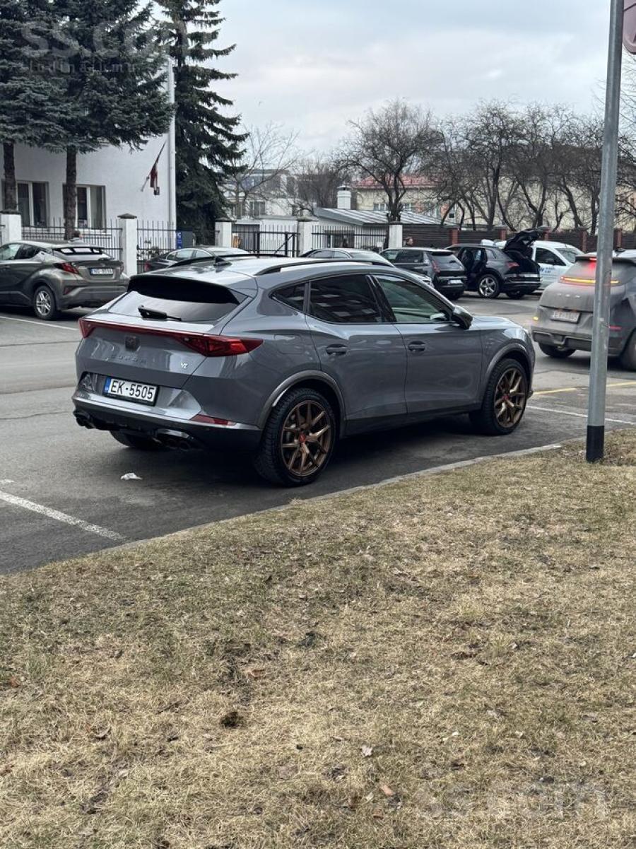 Pelēks Cupra Formentor 2025 Rīga, ar dzinēja tilpumu 2.00 L un nobraukumu 21 tūkst. km par 32000 €, foto 9 vietnē AUTOMOTO.COM.LV