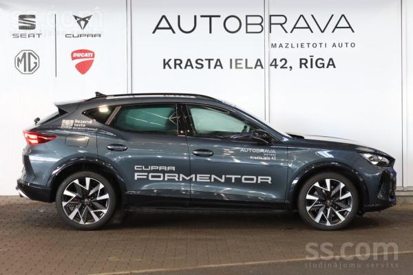 Grey Cupra Formentor 2025 in Riga, with an engine capacity of 2.00 L and mileage of 12 thousand km for 34990 €, photo 5 on AUTOMOTO.COM.LV