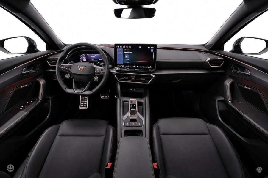 Grey Cupra Formentor 2025 in Kaunas, with an engine capacity of 1.98 L and mileage of 17 thousand km for 37900 €, photo 6 on AUTOMOTO.COM.LV