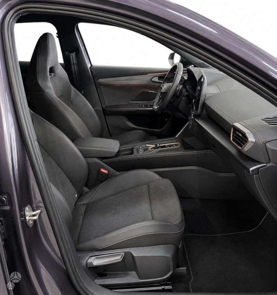 Grey Cupra Formentor 2025 in Kaunas, with an engine capacity of 1.98 L and mileage of 17 thousand km for 37900 €, photo 7 on AUTOMOTO.COM.LV