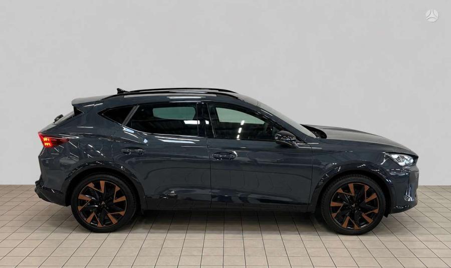 Grey Cupra Formentor 2025 in Kaunas, with an engine capacity of 1.98 L and mileage of 30 thousand km for 36500 €, photo 4 on AUTOMOTO.COM.LV
